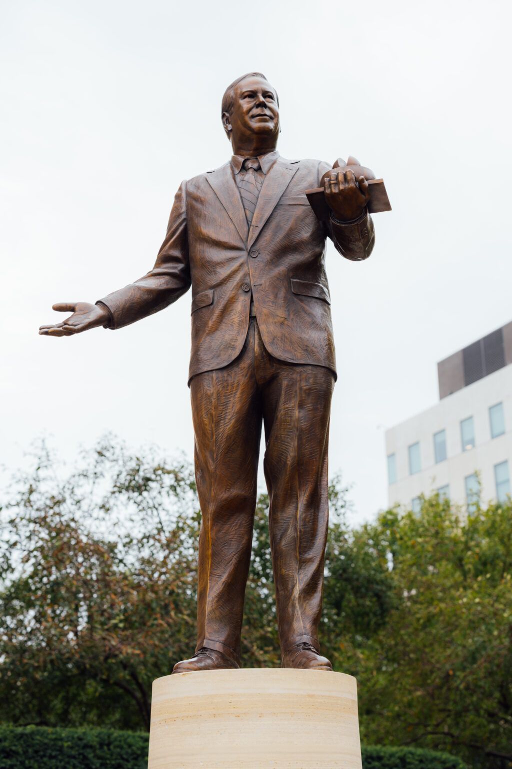 A Legacy Cast in Bronze: World Food Prize Foundation Unveils Statue of ...